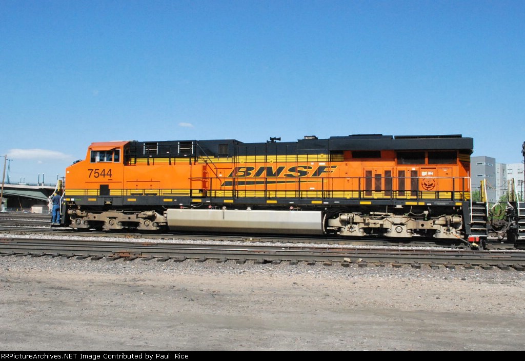 BNSF 7544